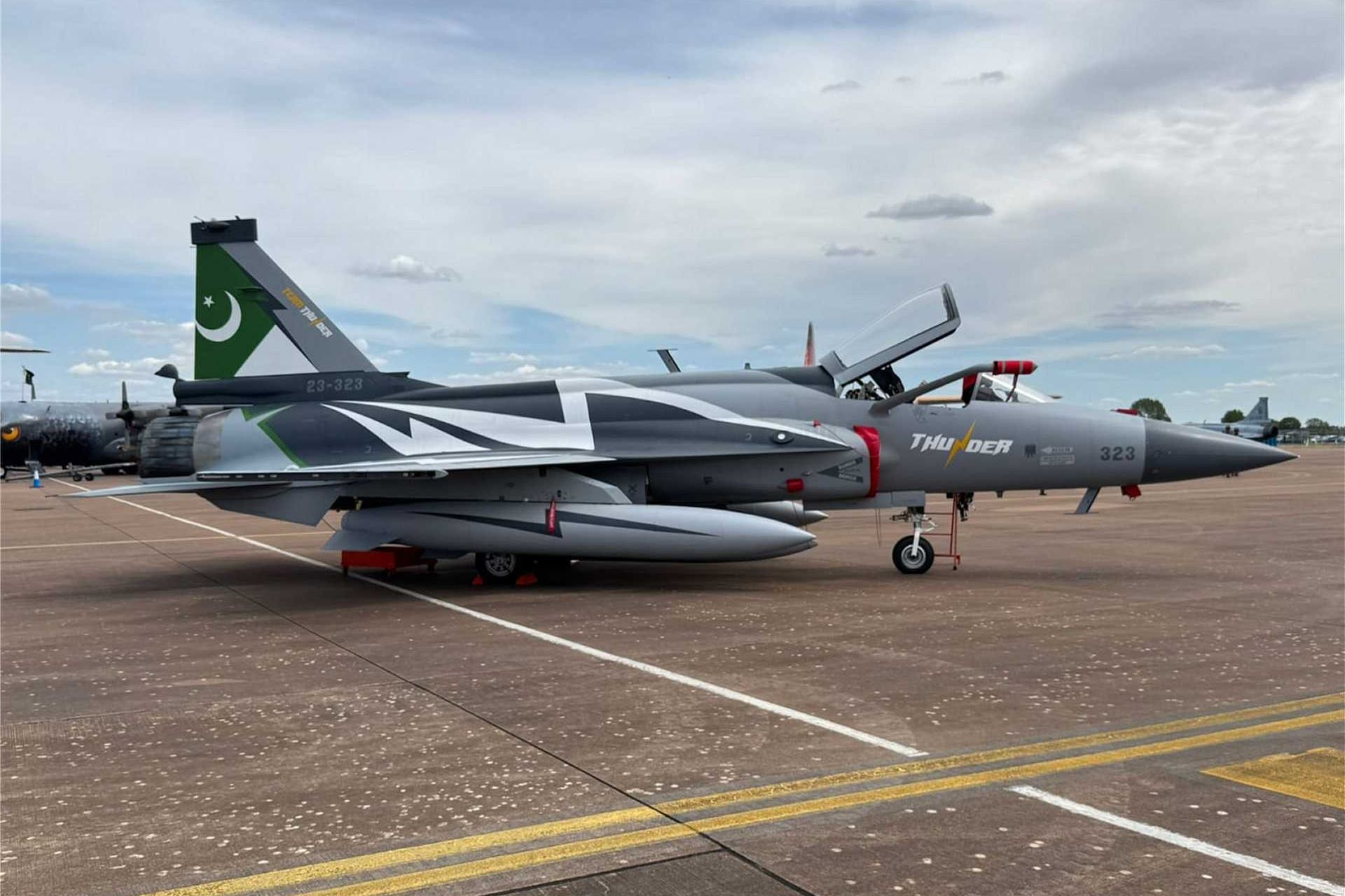 5 Countries Interested in Purchasing Pakistan’s JF-17 Fighter Jet – DID ...